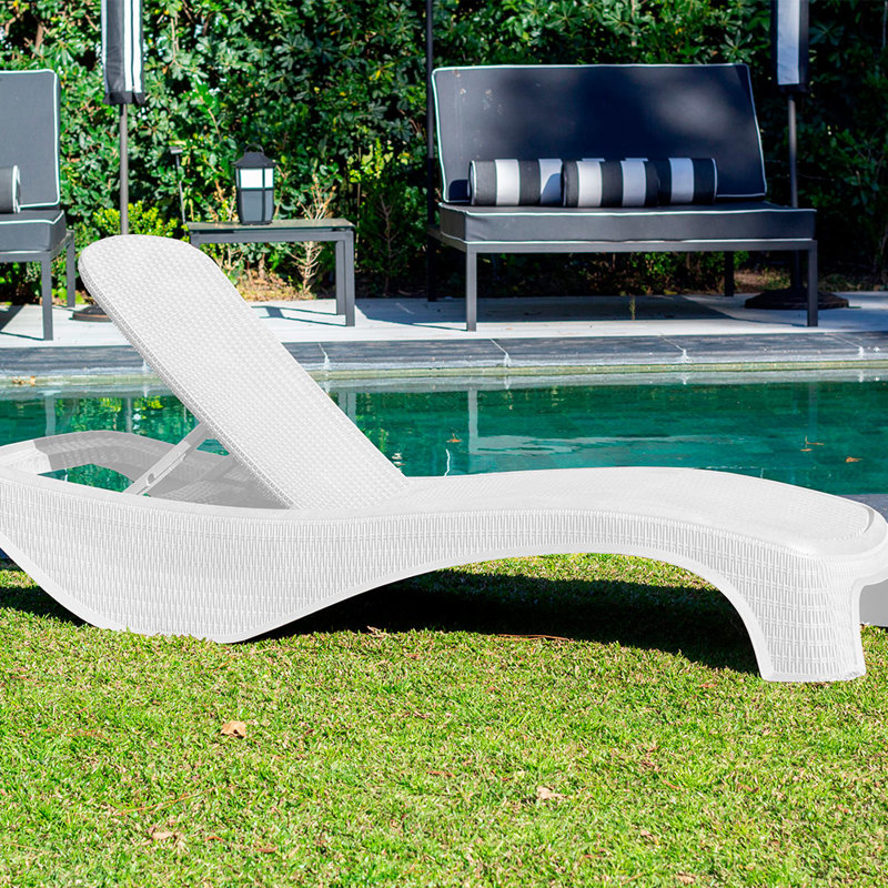 LANZAMIENTO Reposera Premium Dubai Simil Rattan Blanco - GARDEN LIFE ...